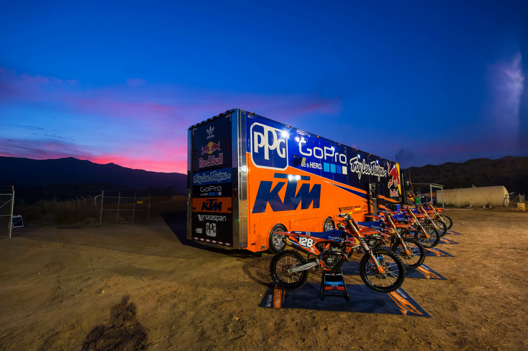 KTM präsentiert SX-Factory-Racing-Teams 2016 | Enduro.de - Magazin