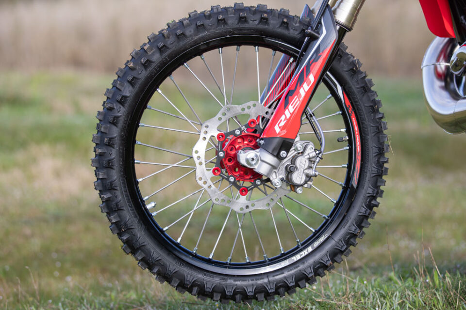 Rieju MR 300i im Test: So fährt sich die neue 2-Takt-Einspritzung ...